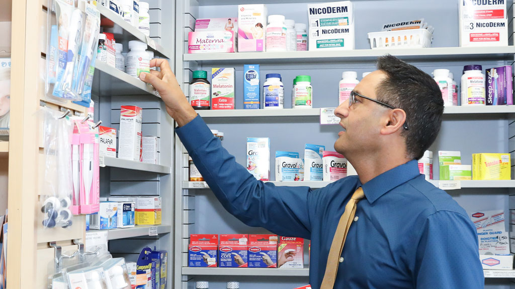 Pharmacy Images - Photos of Surlang Medicine Centre Pharmacy Staff.